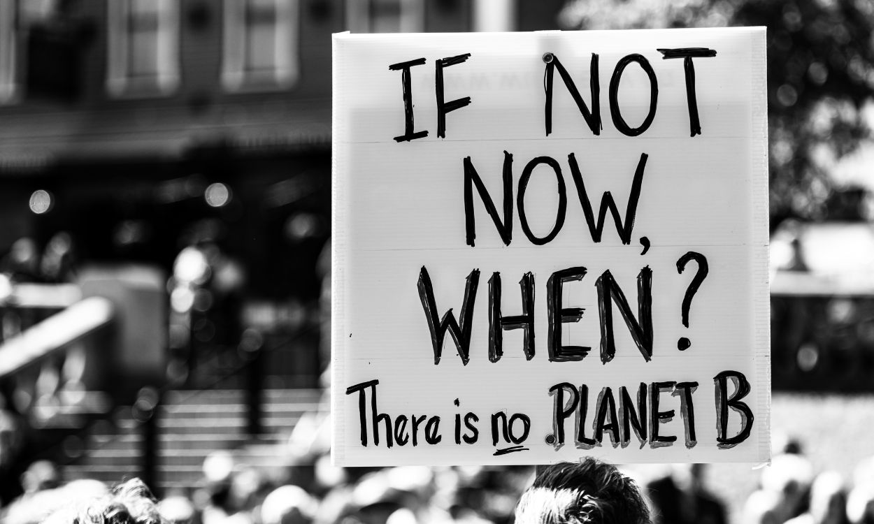 Ultima generazione, si fa sentire paralizzando la capitale