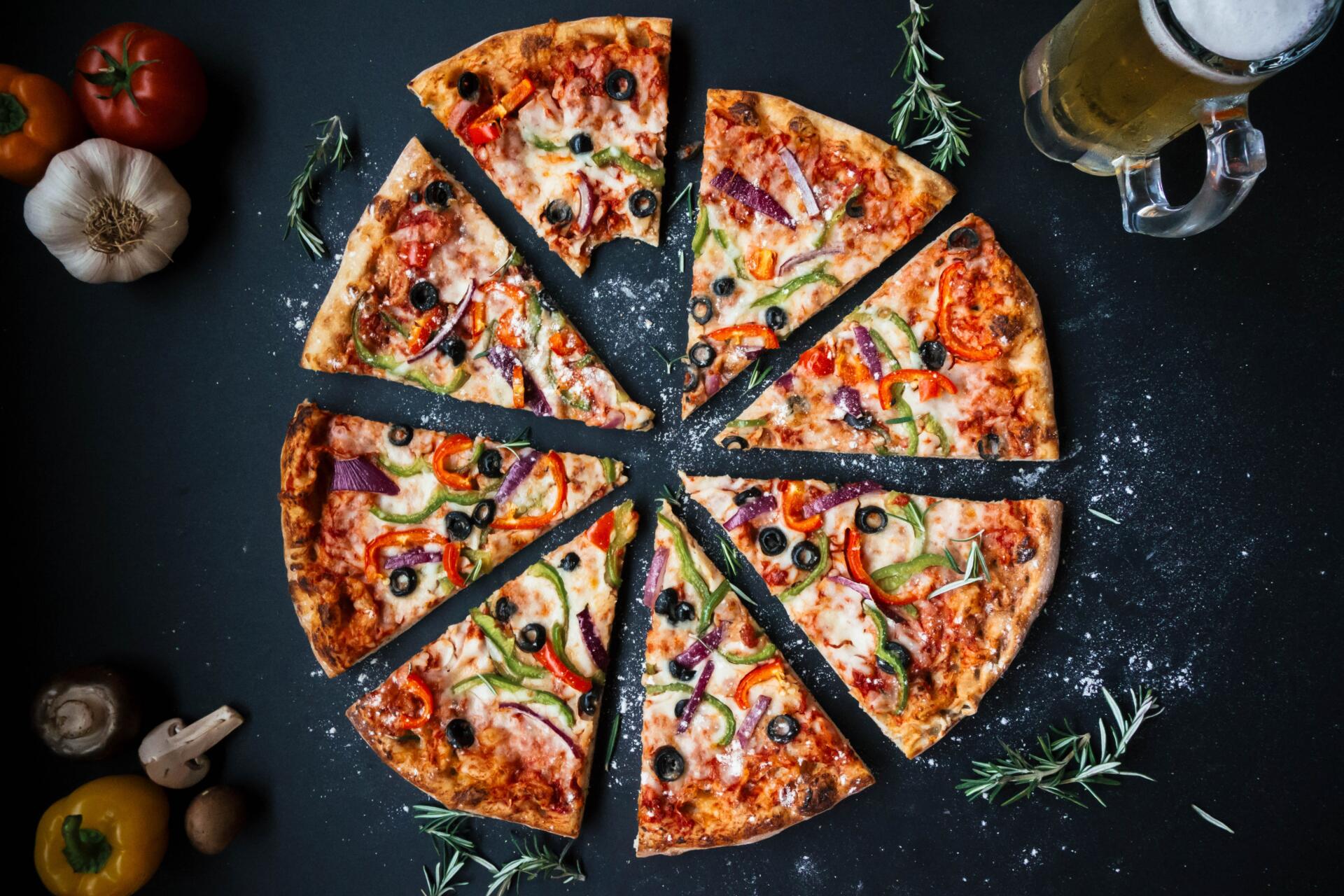 World Pizza Day: per sette turisti su dieci la pizza è un’icona